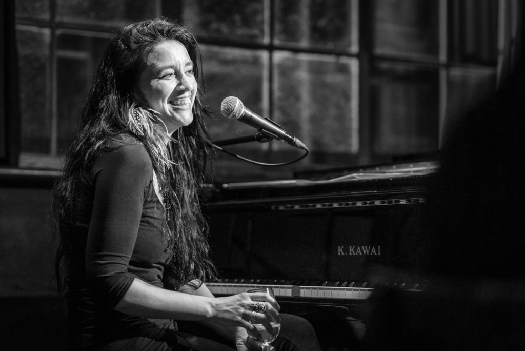 EM! SONGCIRCLE mit Rose Ann Dimalanta alias RAD & Linah Rocio, 23.01. ...